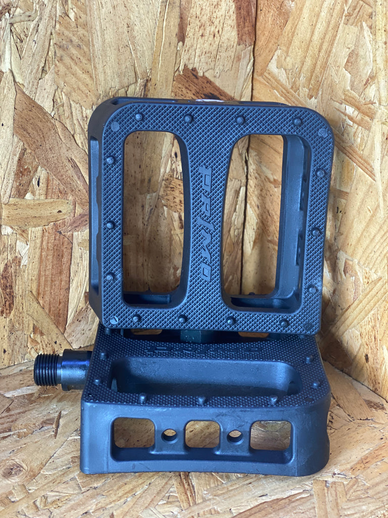 Primo Super Tenderizer Plastic Pedals – ESP skate store